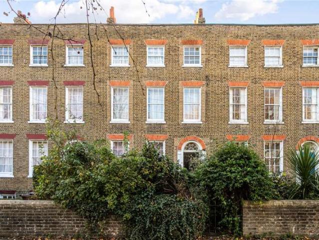 2 Bedroom Maisonette Flat