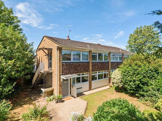2 Bedroom Maisonette Flat
