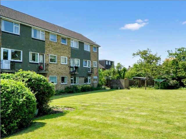 2 Bedroom Maisonette Flat