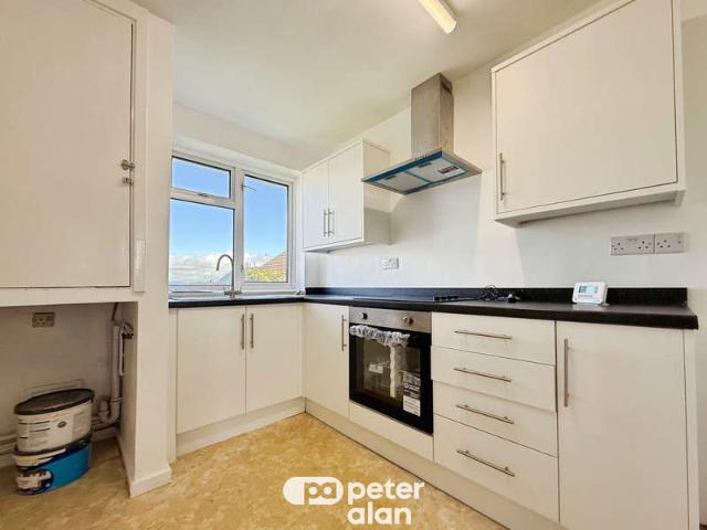 2 Bedroom Maisonette Flat