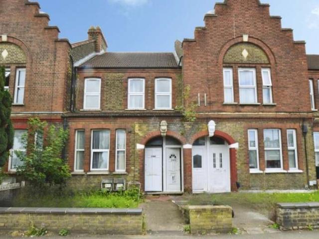 2 Bedroom Maisonette Flat