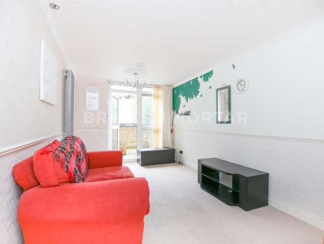 2 Bedroom Maisonette Flat