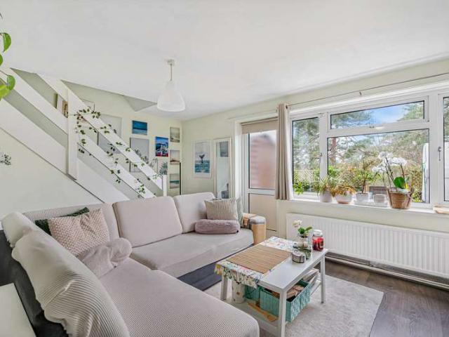 2 Bedroom Maisonette Flat
