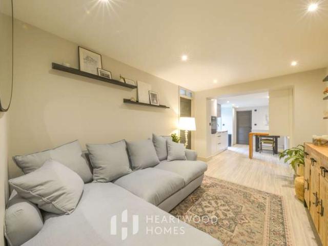 2 Bedroom Maisonette Flat