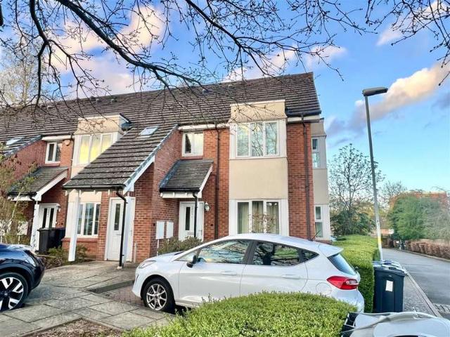 2 Bedroom Maisonette Flat