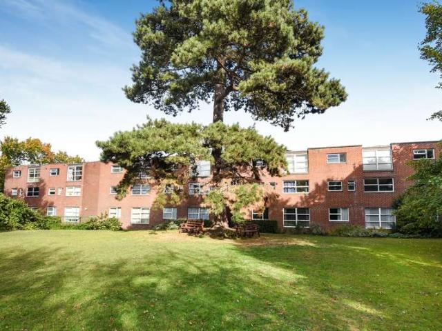 2 Bedroom Maisonette Flat