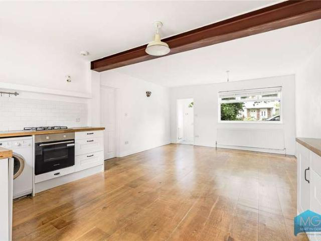 2 Bedroom Maisonette Flat