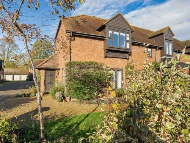 2 Bedroom Maisonette Flat