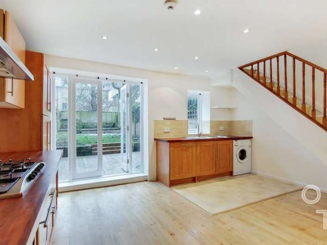 2 Bedroom Maisonette Flat
