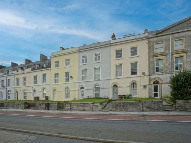2 Bedroom Maisonette Flat