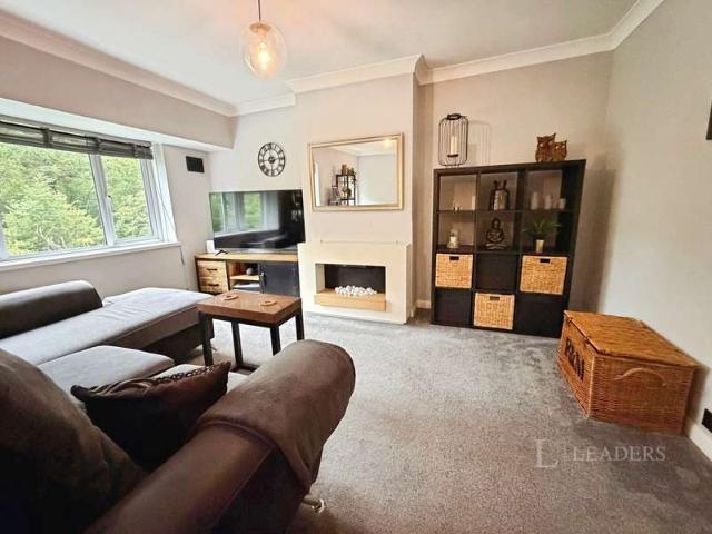 2 Bedroom Maisonette Flat
