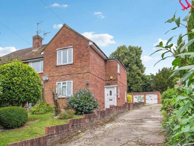 2 Bedroom Maisonette Flat