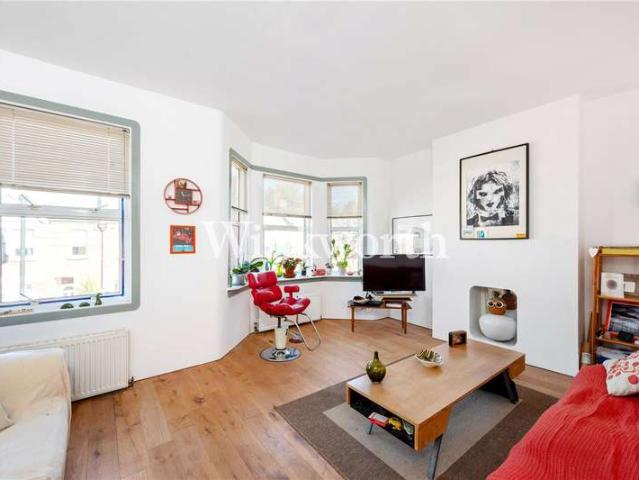 2 Bedroom Maisonette Flat