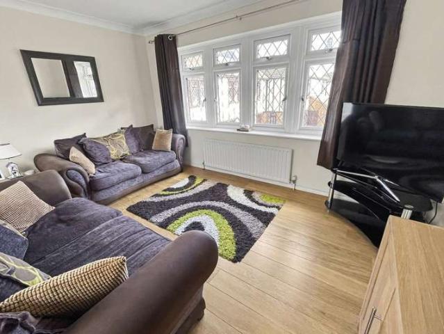 2 Bedroom Maisonette Flat