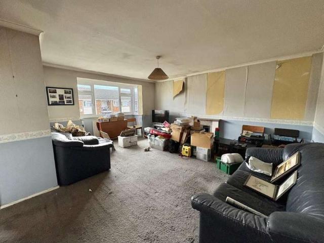 2 Bedroom Maisonette Flat