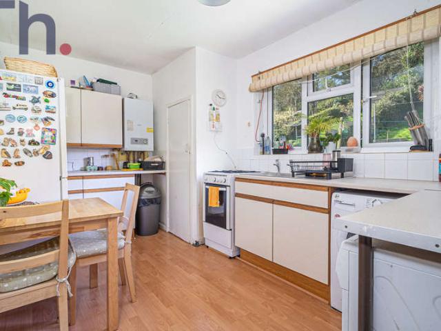 2 Bedroom Maisonette Flat