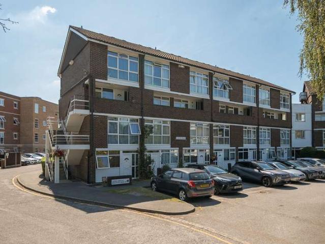 2 Bedroom Maisonette Flat