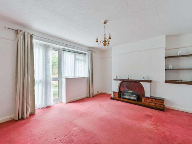 2 Bedroom Maisonette Flat