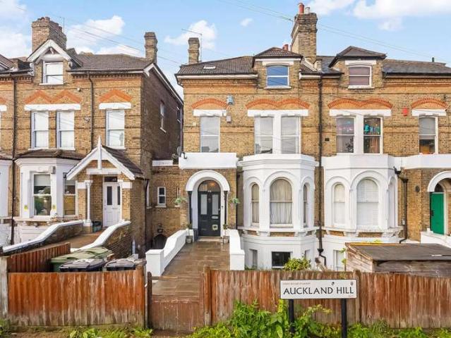 2 Bedroom Maisonette Flat
