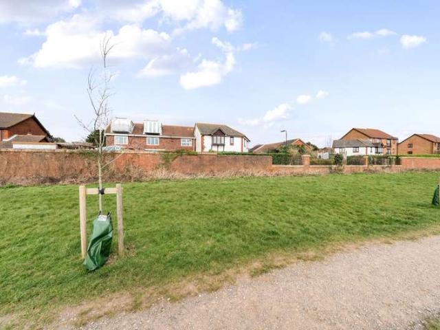 2 Bedroom Maisonette Flat