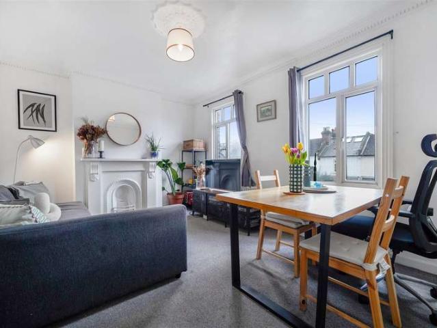 2 Bedroom Maisonette Flat