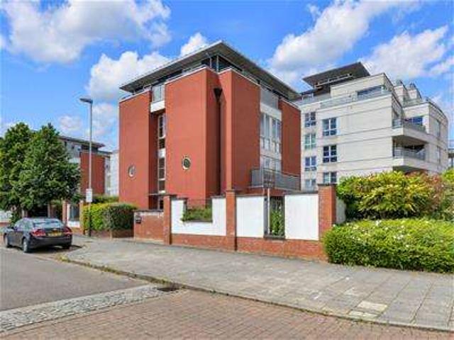 2 Bedroom Maisonette Flat