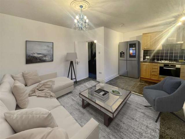 2 Bedroom Maisonette Flat