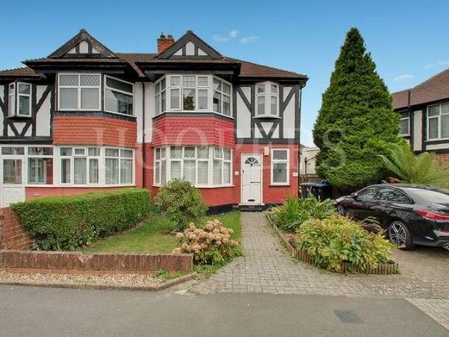 2 Bedroom Maisonette Flat