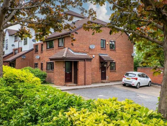 2 Bedroom Maisonette Flat