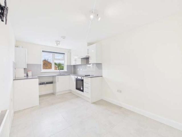 2 Bedroom Maisonette Flat