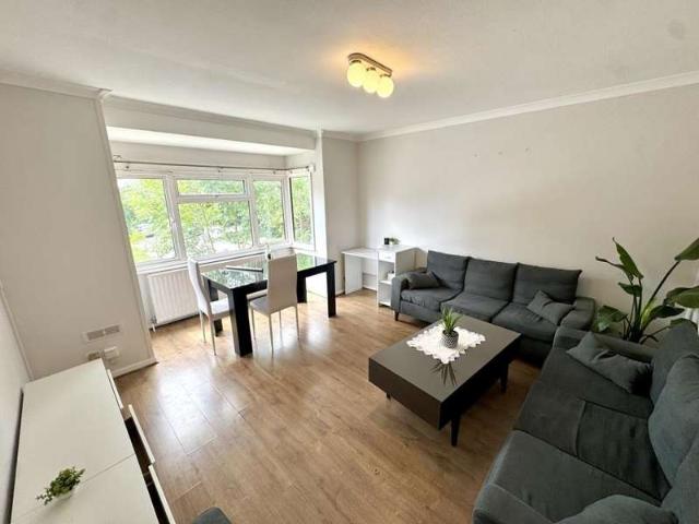 2 Bedroom Maisonette Flat