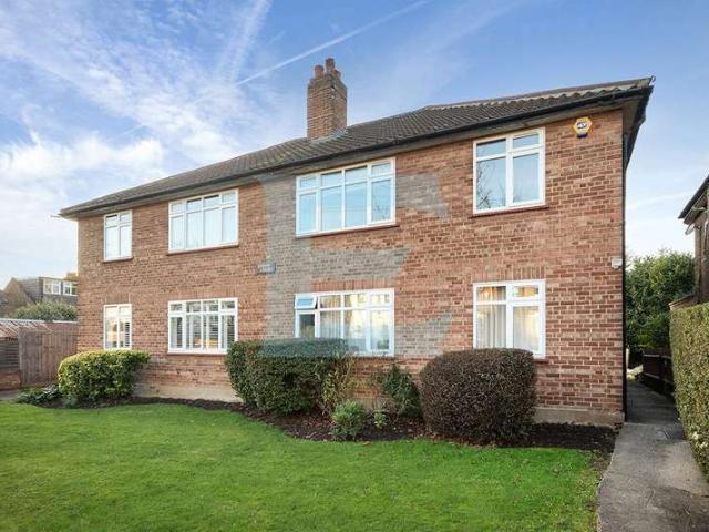 2 Bedroom Maisonette Flat
