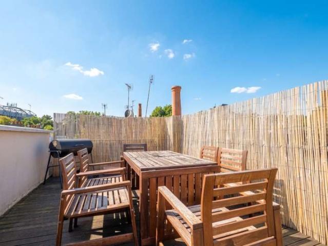 2 Bedroom Maisonette Flat