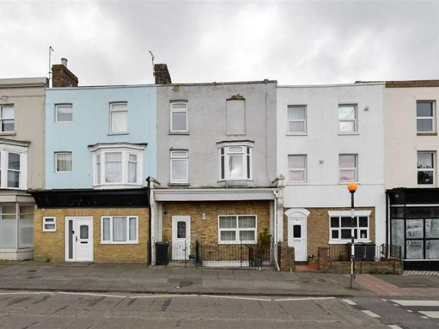 2 Bedroom Maisonette Flat