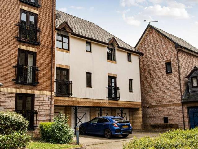 2 Bedroom Maisonette Flat