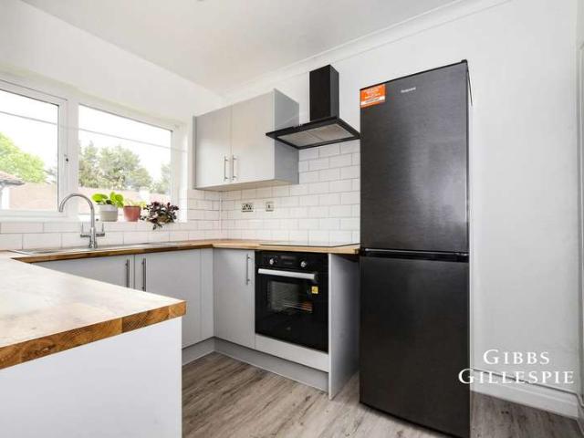 2 Bedroom Maisonette Flat