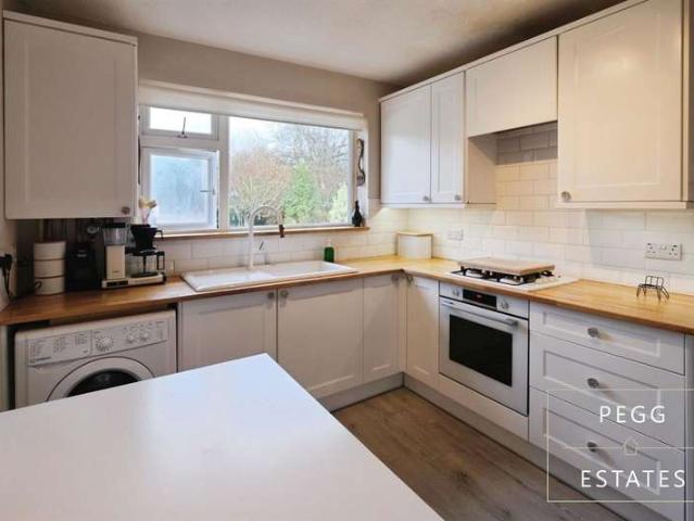 2 Bedroom Maisonette Flat