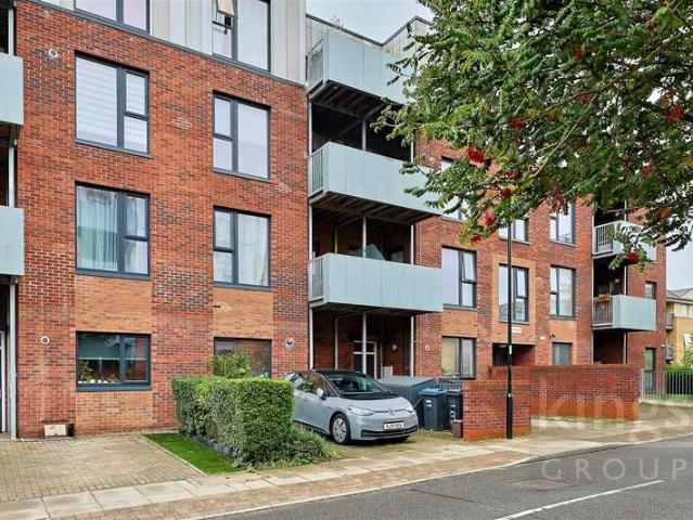 2 Bedroom Maisonette Flat