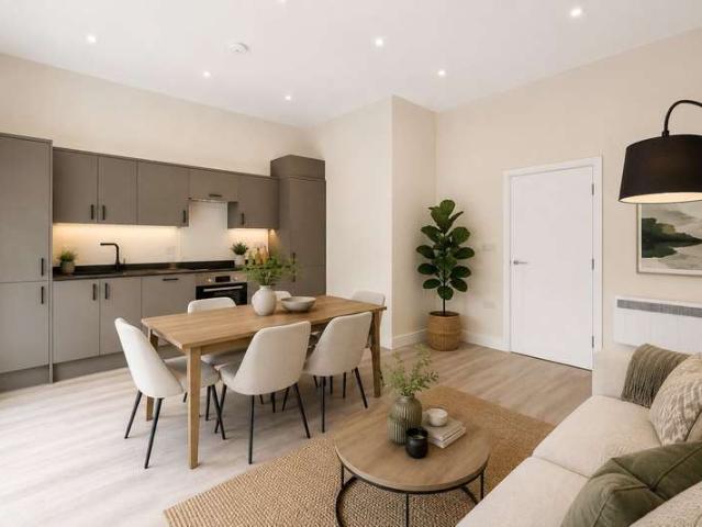 2 Bedroom Maisonette Flat
