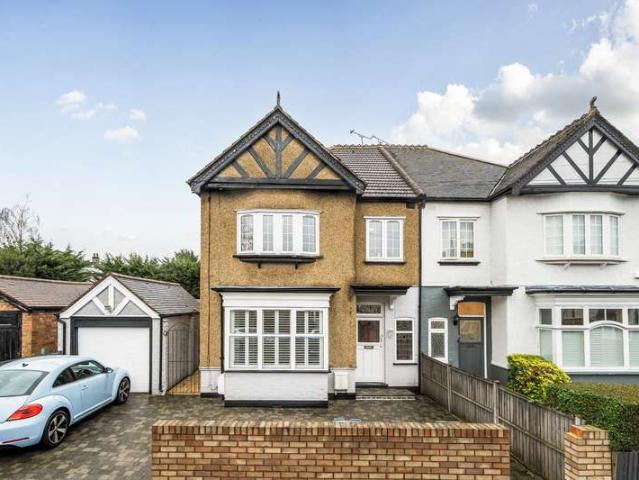 2 Bedroom Maisonette Flat