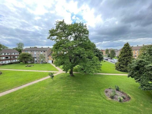 2 Bedroom Maisonette Flat