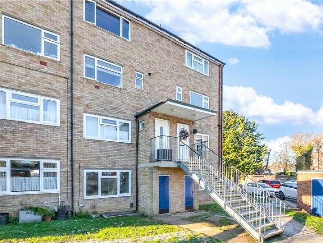 2 Bedroom Maisonette Flat