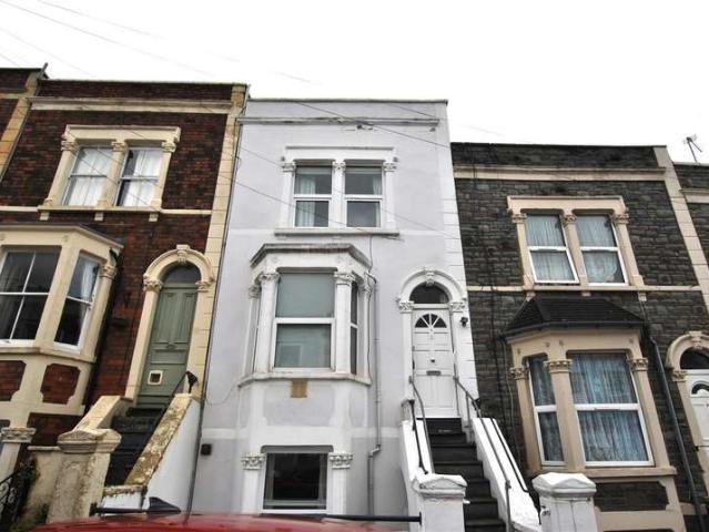 2 Bedroom Maisonette Flat