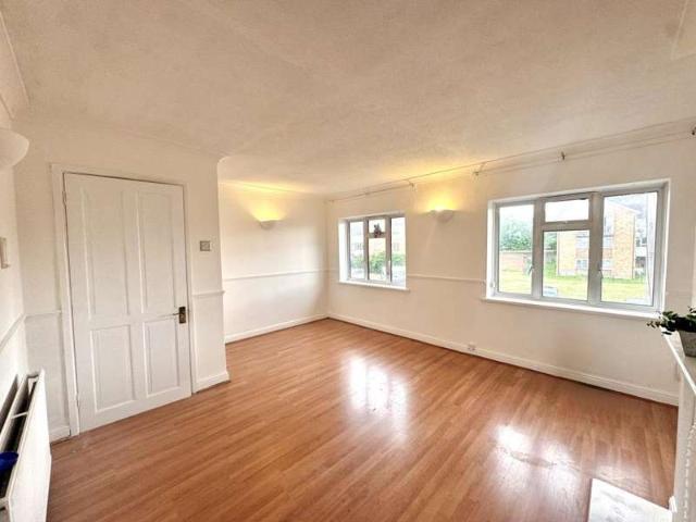 2 Bedroom Maisonette Flat