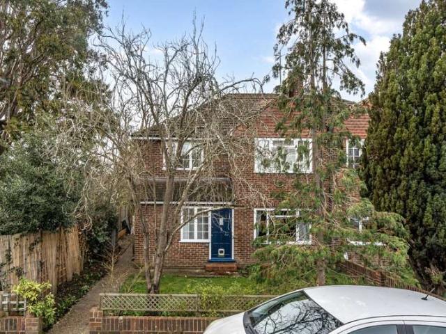 2 Bedroom Maisonette Flat