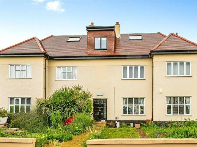 2 Bedroom Maisonette Flat