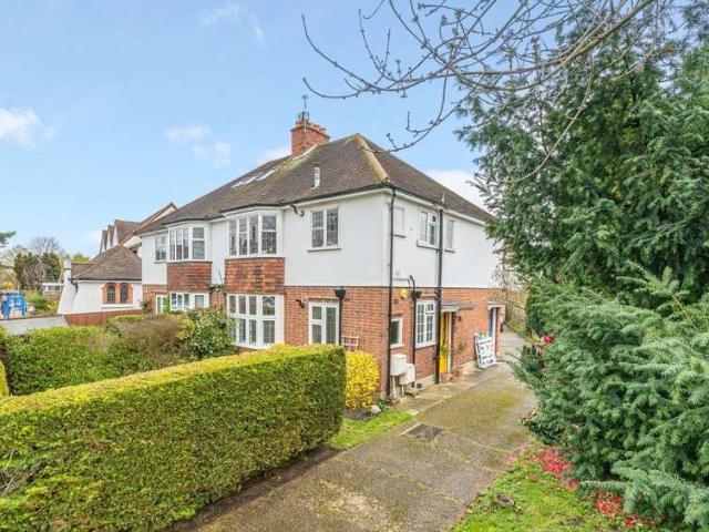 2 Bedroom Maisonette Flat