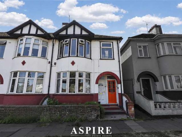 2 Bedroom Maisonette Flat