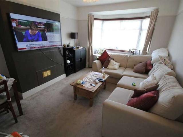 2 Bedroom Maisonette Flat