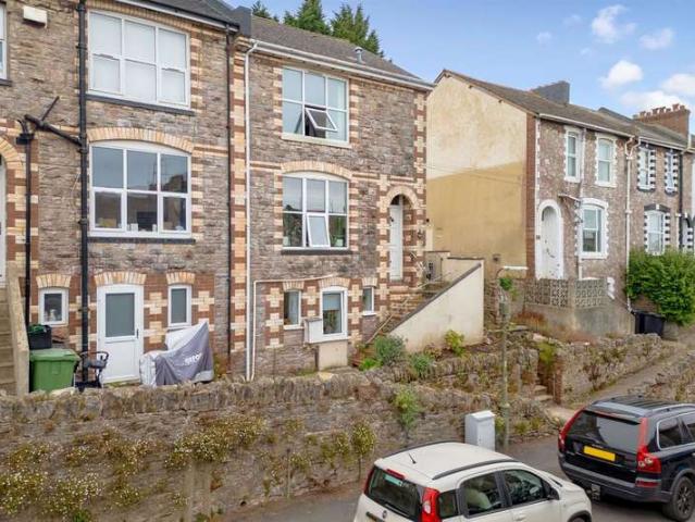 2 Bedroom Maisonette Flat